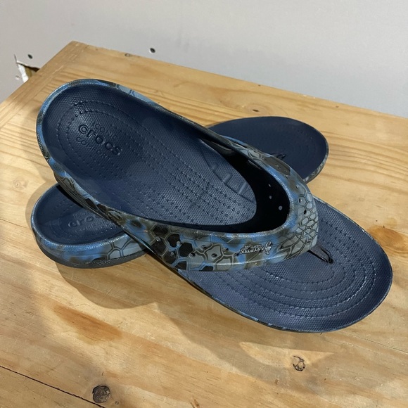 CROCS | Shoes | Mens Croc Flip Flop Sandals | Poshmark